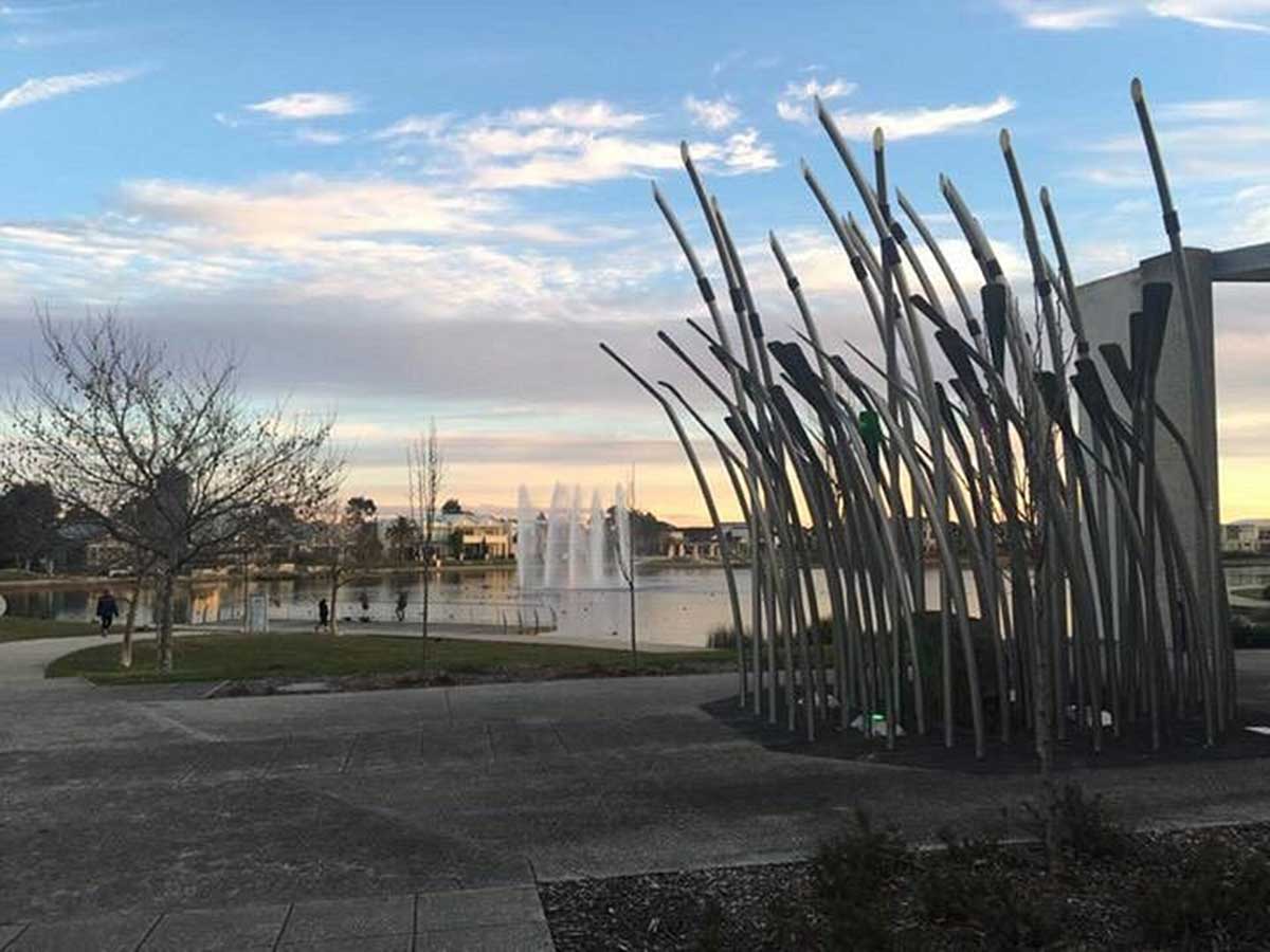 Melbourne By Rail: Along the Packenham Line