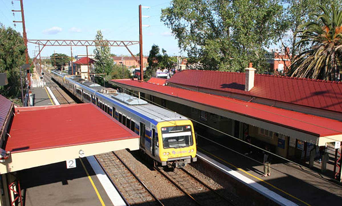 Melbourne By Rail: Along the Packenham Line