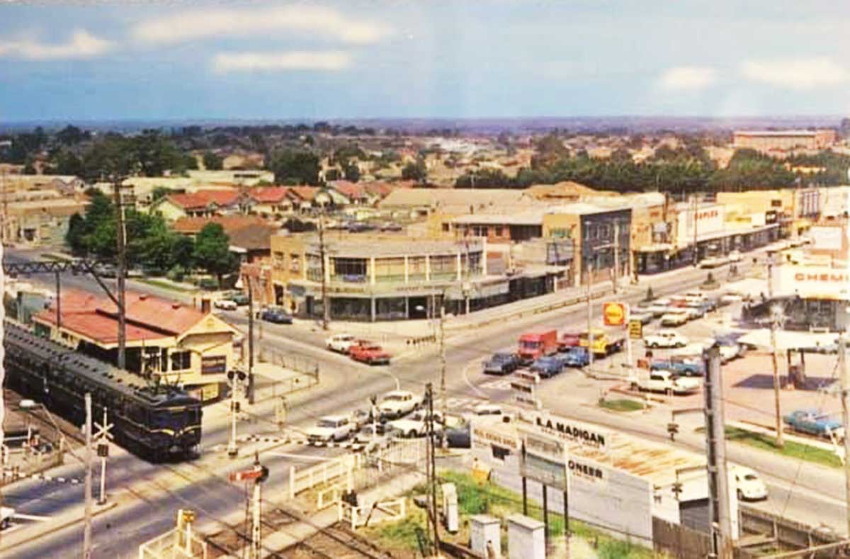 Melbourne By Rail: Along the Packenham Line